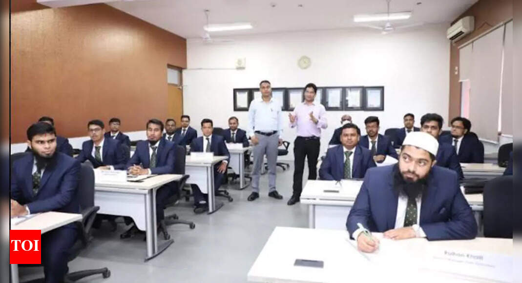 DMRC training Dhaka Metro's first batch of officials | Delhi News ...