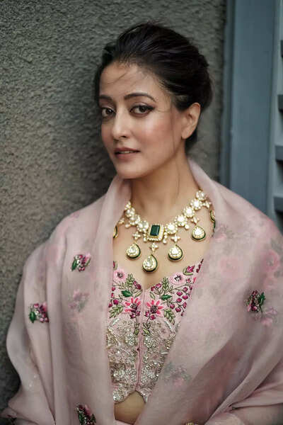 Raima Sen confirms she isn’t getting married anytime soon | Bengali ...