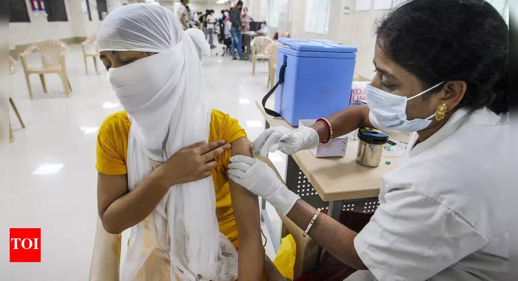 100 Crore Vaccine in India: 100 crore shots in the arm; India's ...