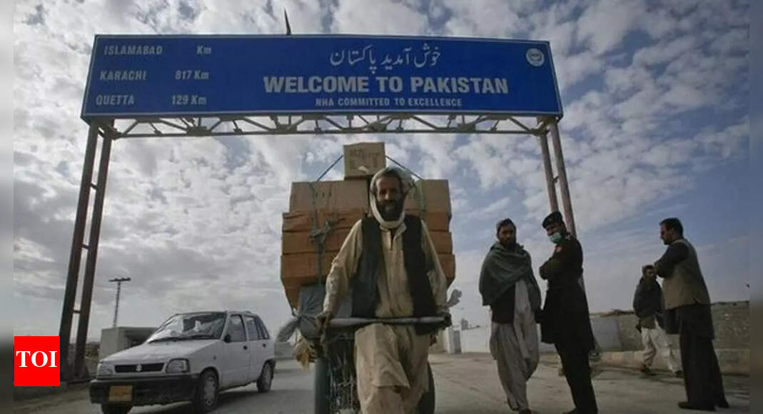 Afghanistan: Torkham border crossing point linking Afghanistan ...