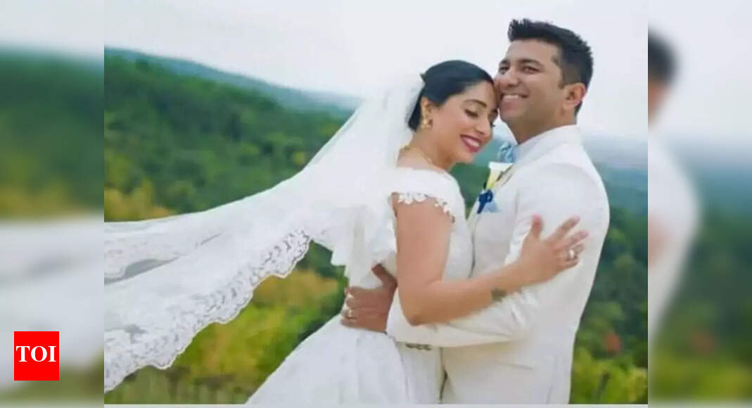 Bigg Boss OTT fame Neha Bhasin wishes husband Sameer Uddin on their 5th ...