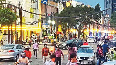 Noida: Festive shoppers flock to Sector 18 market | Noida News - Times ...