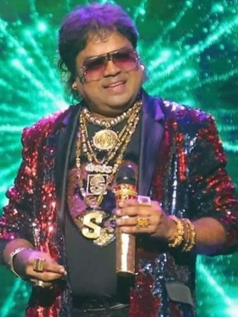 Bigg Boss Marathi 3 fame Goldman Dadus's stunning pics | Times of India