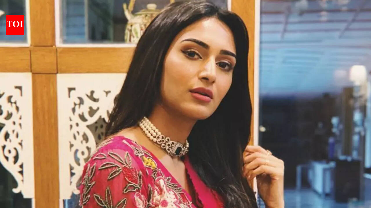Erica Fernandes spills the beans on the sudden wrap up of Kuch Rang ...