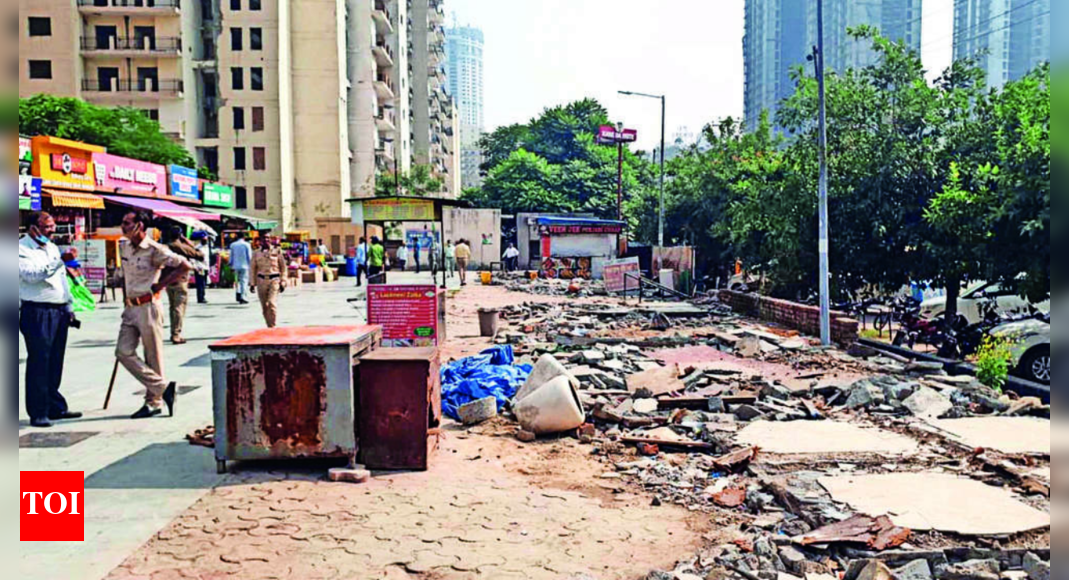 'Twin towers effect': Noida razes 26 structures in four housing ...