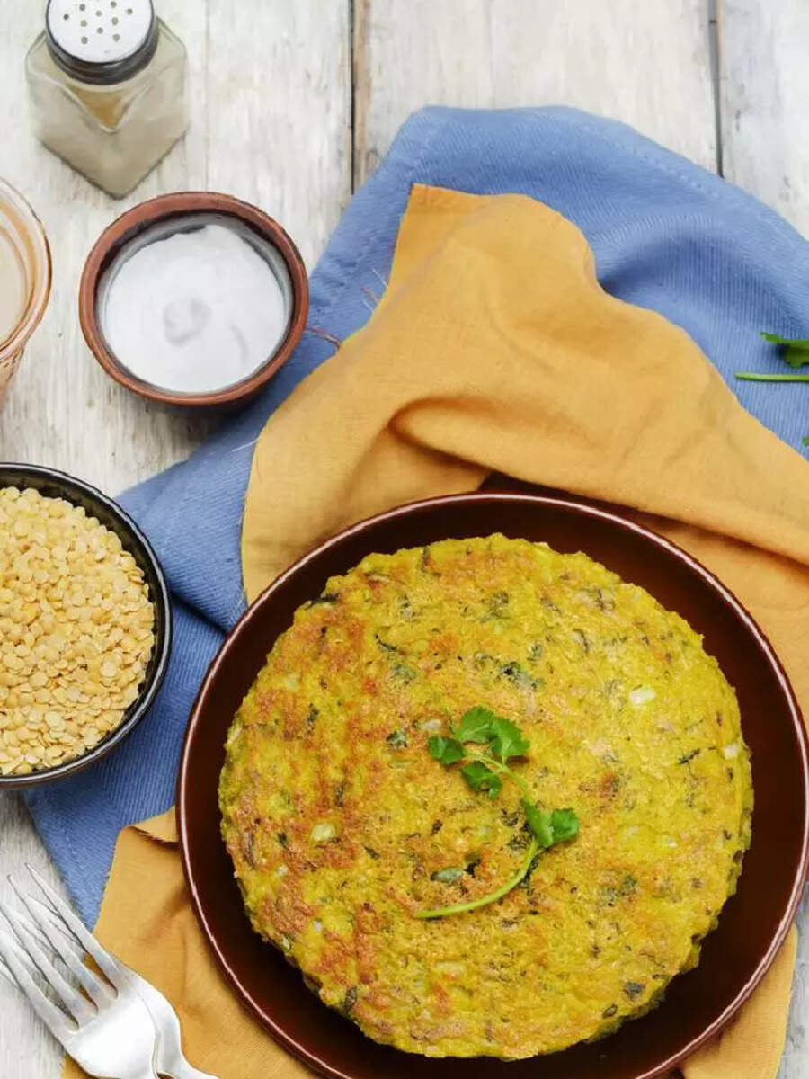 Moong Dal Cheela Recipe: How to make protein-rich Moong Dal Cheela ...