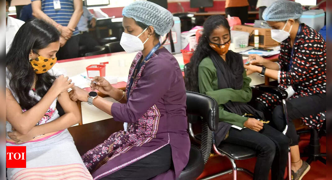 How has India's vaccination progressed after 100 crore milestone ...