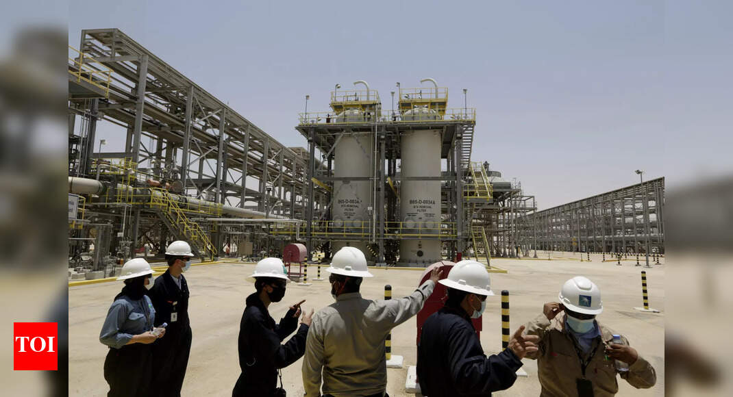 Aramco: Saudi Aramco sees third-quarter income rise to $30.4 billion ...