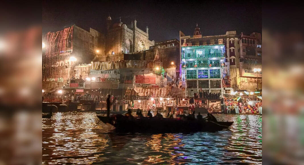 Dev Deepavali Celebration: Beautiful photos of Varanasi Dev Deepavali ...