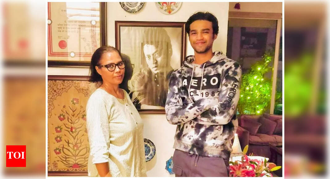 Babil Khan and Sutapa Sikdar remember late Irrfan Khan on Diwali | Hindi Movie News - Times of India