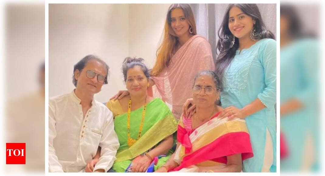Shivani Surve wishes her fans 'Happy Diwali' with an adorable family ...