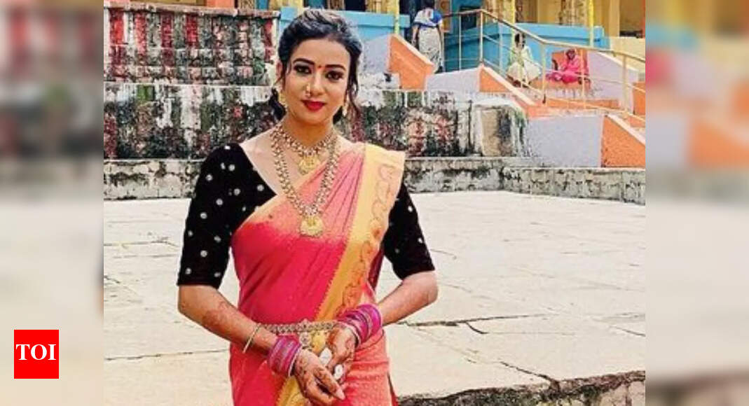 Swathi HV visits Kukke Shri Subramanya temple - Times of India