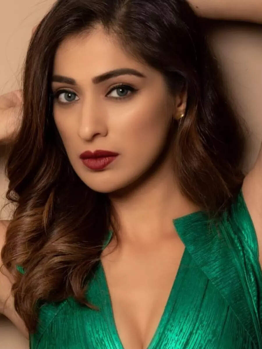 Statement outfits to steal from Raai Laxmi’s closet | Times of India