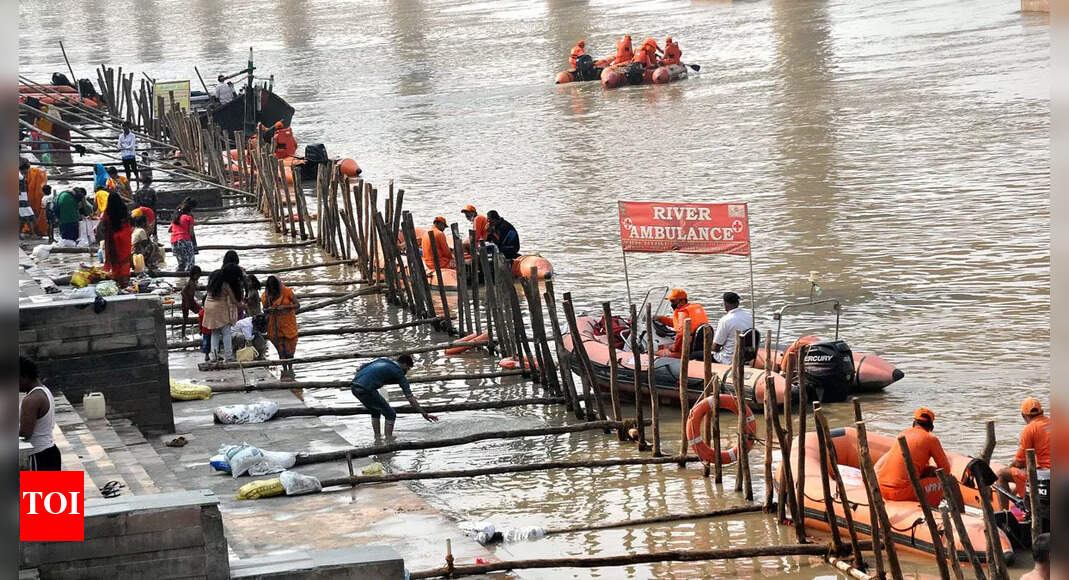 Patna: Chhath Puja: Six temporary hospitals set up at Ganga ghats in ...