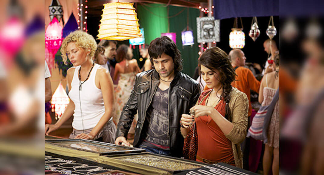 Emraan Hashmi and Jacqueline Fernandez in a still from the movie 'Murder 2'
