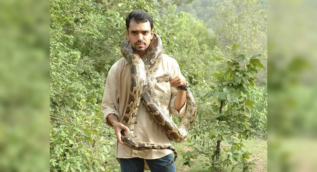 Meet Sanjeev Gohli, a visually impaired guy who climbed a 17000 ft ...