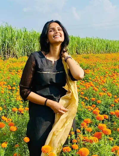 Kaavya Shastry soaks in the beauty of nature - Times of India