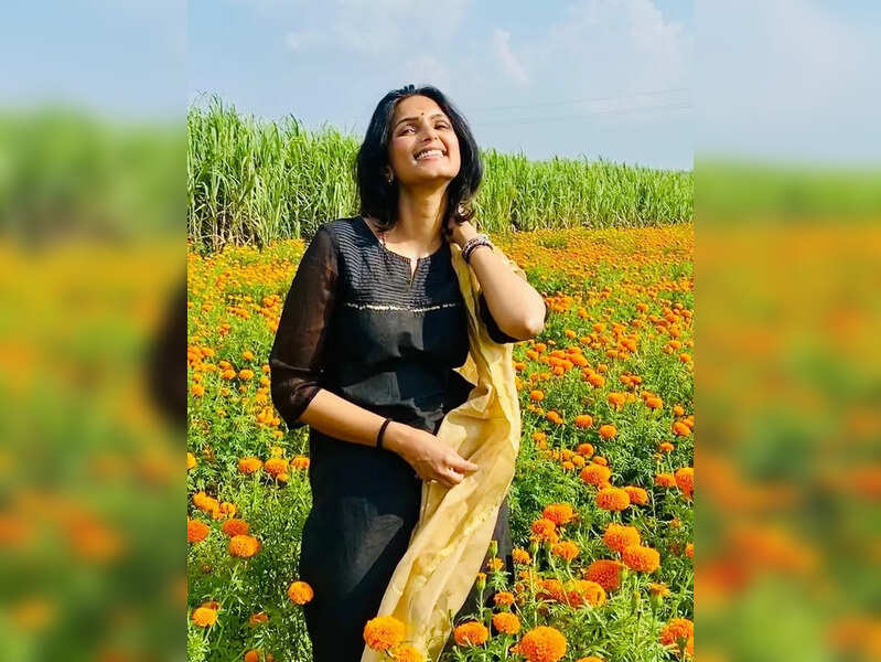 kaavya: Kaavya Shastry soaks in the beauty of nature - Times of India