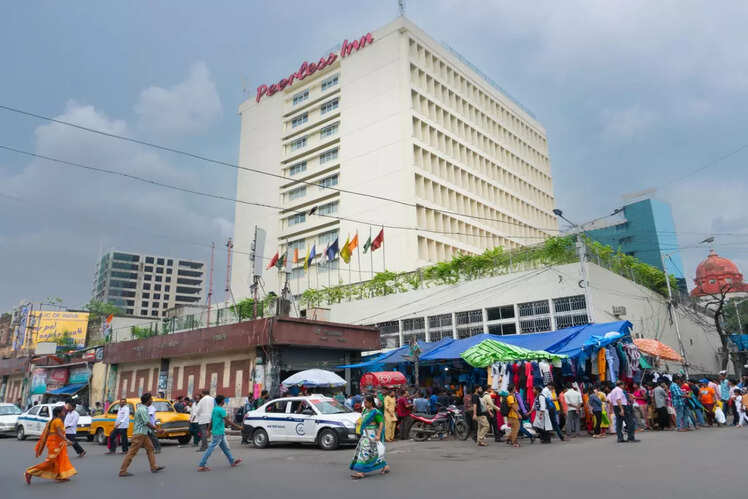 Chowringhee Travel Guide: A local's guide to Chowringhee, Kolkata ...