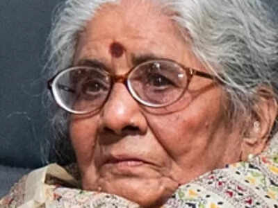 Manu Bhandari passes away at 90 | Hindi Movie News - Times of India