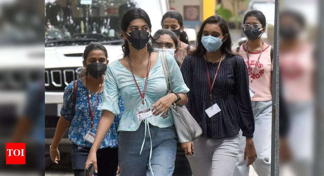 Colleges Offline Classes: Thin attendance on day one as PG 1st year ...