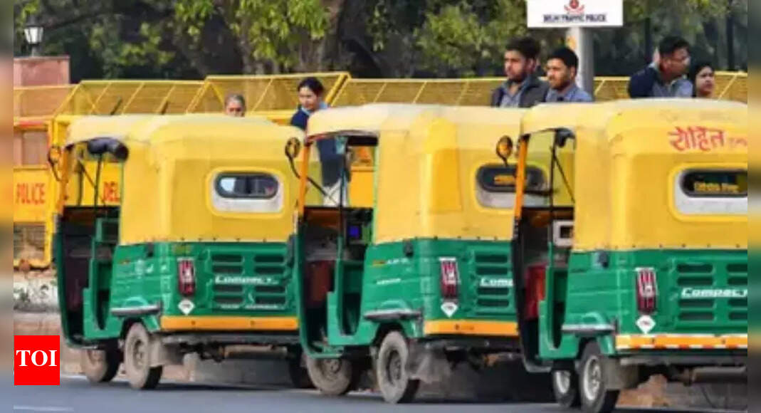 Delhi: More time to women drivers for e-auto registration | Delhi News ...