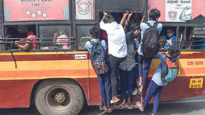 Chennai: Risky footboard travel makes a comeback as schools reopen ...