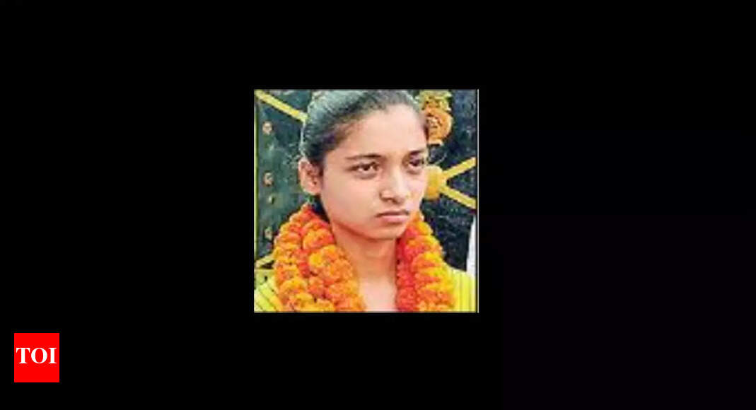 Anushka: Bihar: Meet youngest mukhiya of Kushahar panchayat | Patna ...