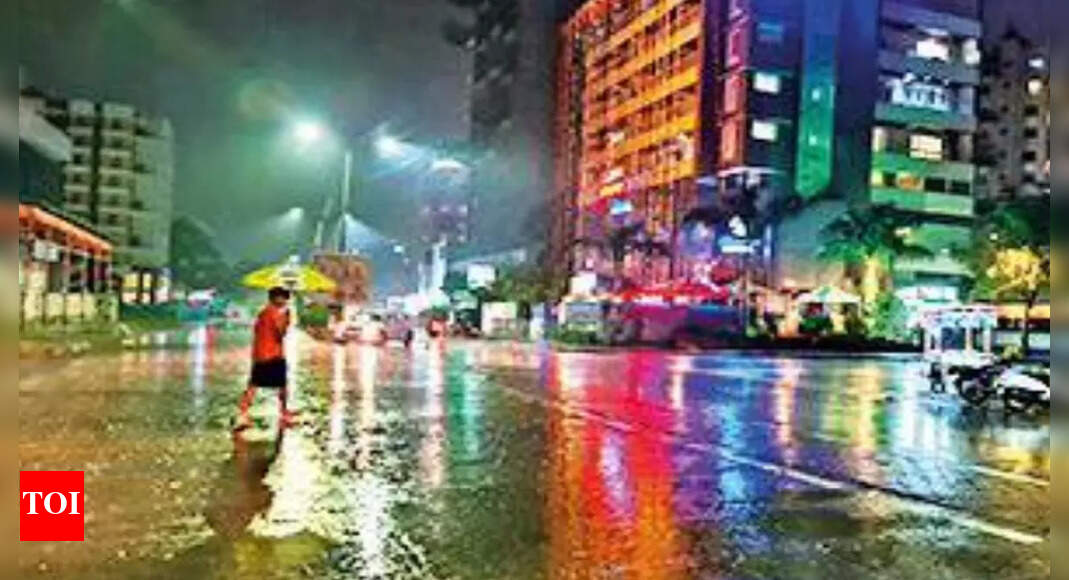 Rainfall elusive; cloudy skies up humidity in Pune | Pune News - Times ...