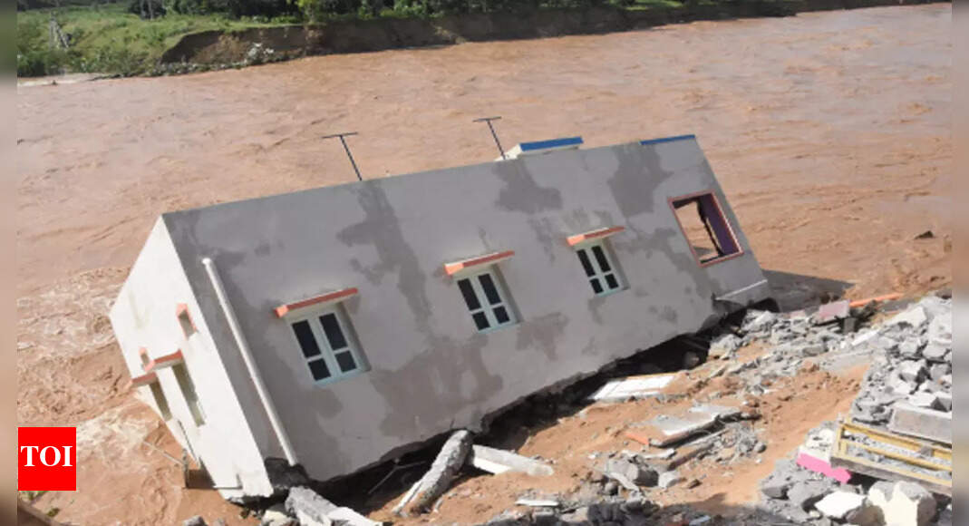 AP Floods: 17 dead, over 100 washed away in Andhra Pradesh flash floods ...