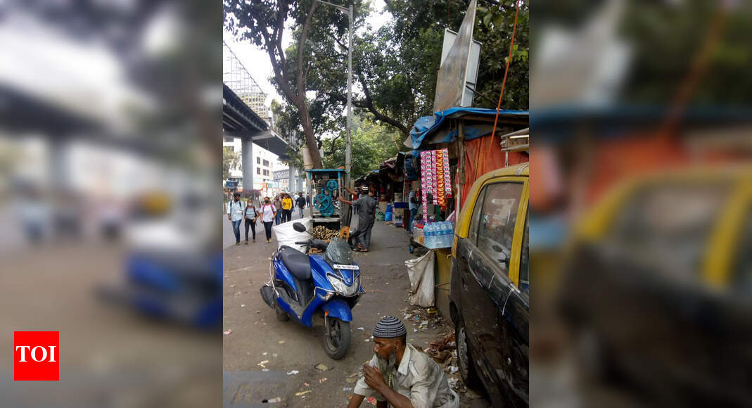 Encroachment on foothpath at Bandra - Times of India