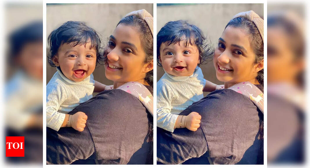 Shreya Ghoshal introduces her son Devyaan with her fans as he turns 6 ...