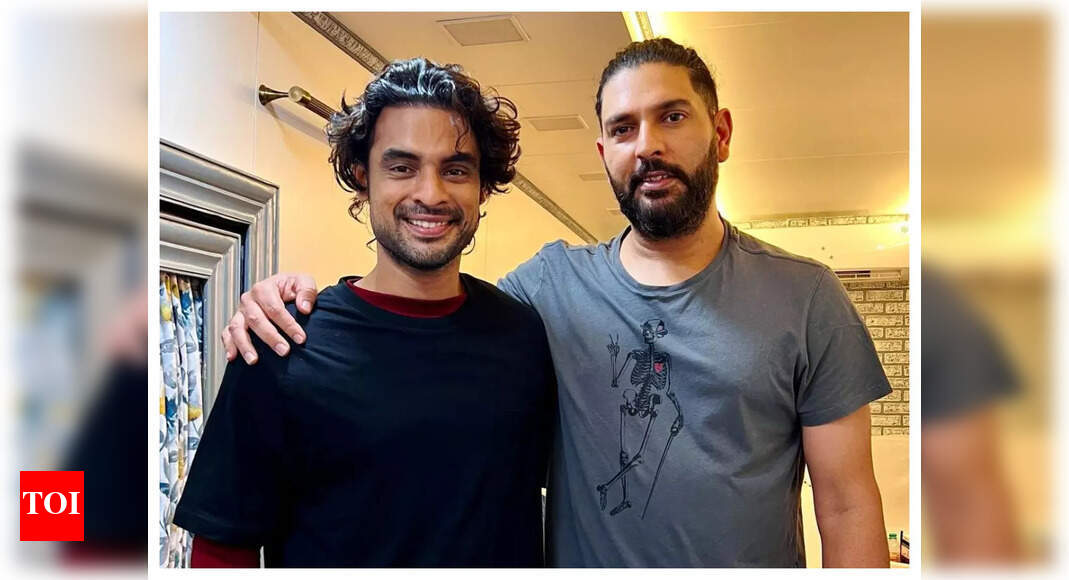Tovino Thomas and Basil Joseph shares a picture with Yuvraj Singh says ...