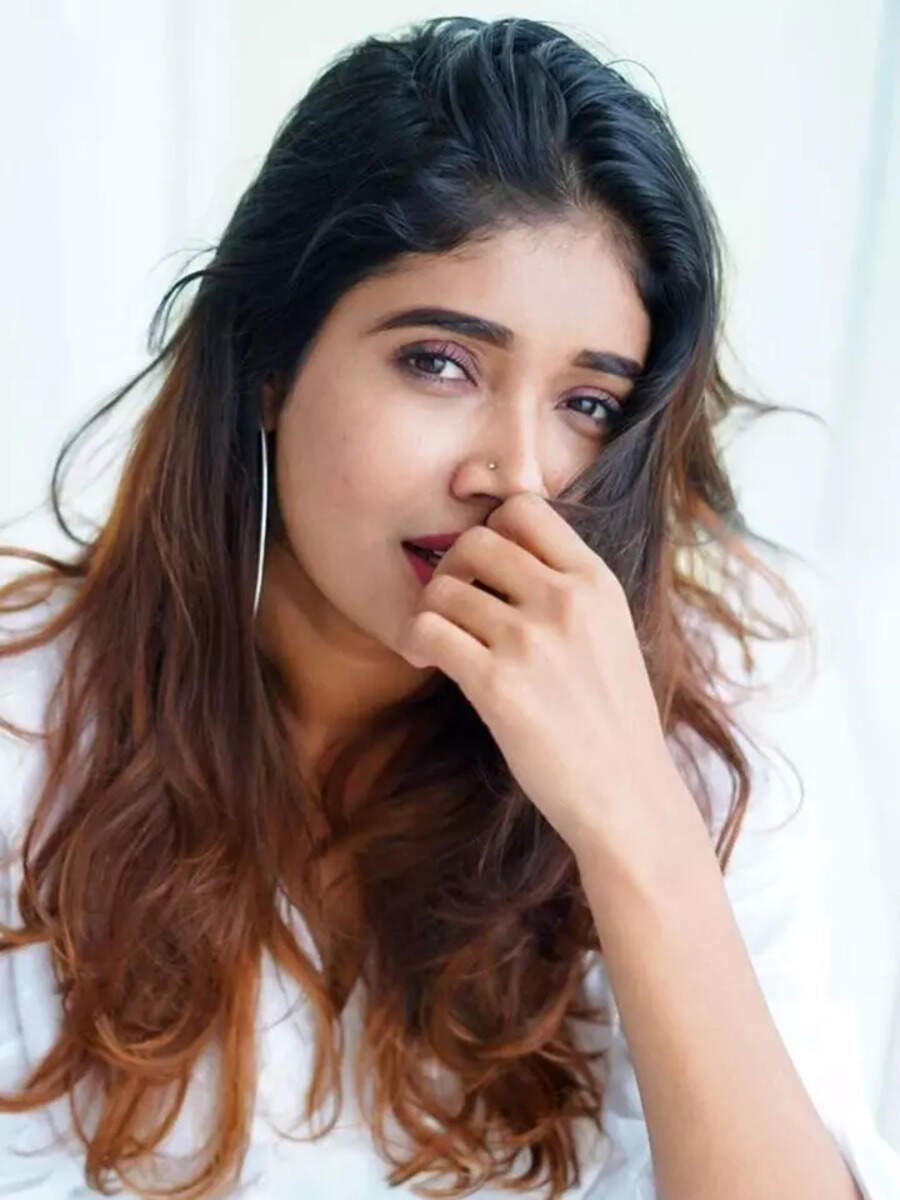 In pics: Alasandra Johnson's versatile style statement | Times of India