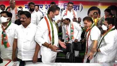 RSS man & sitting BJP corporator Bhoyar joins Congress, gets ticket ...