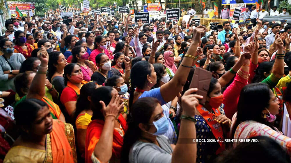 Mumbai protest photos: BJP demands investigation into Amravati ...