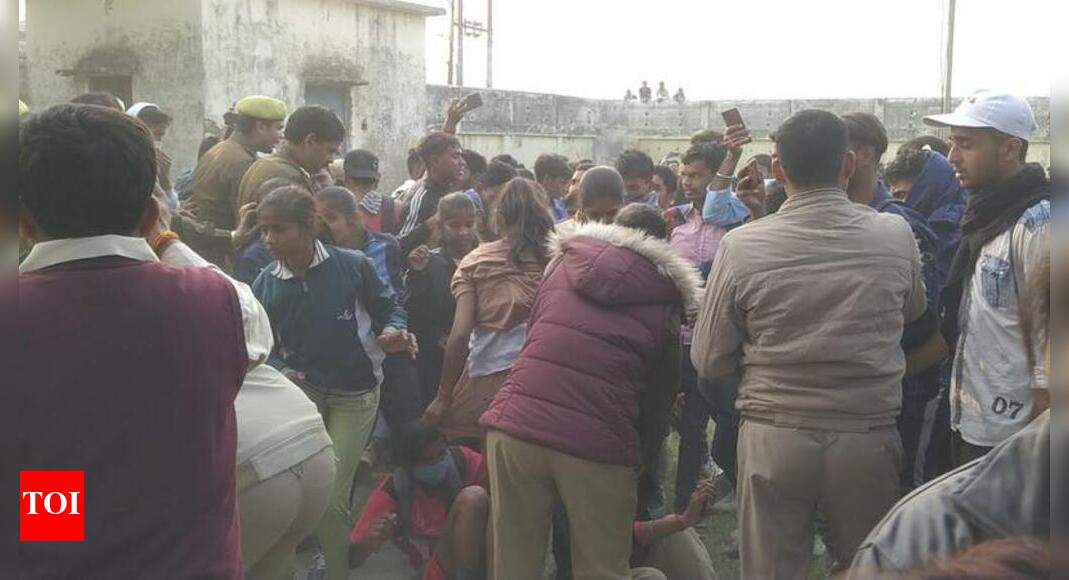 Not given cash prize at Sansad Games, athletes cry foul, lock MP in ...