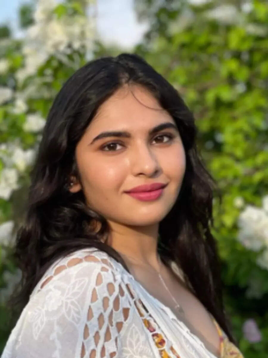 Not to miss THESE Simran Natekar's best glam looks | Times of India