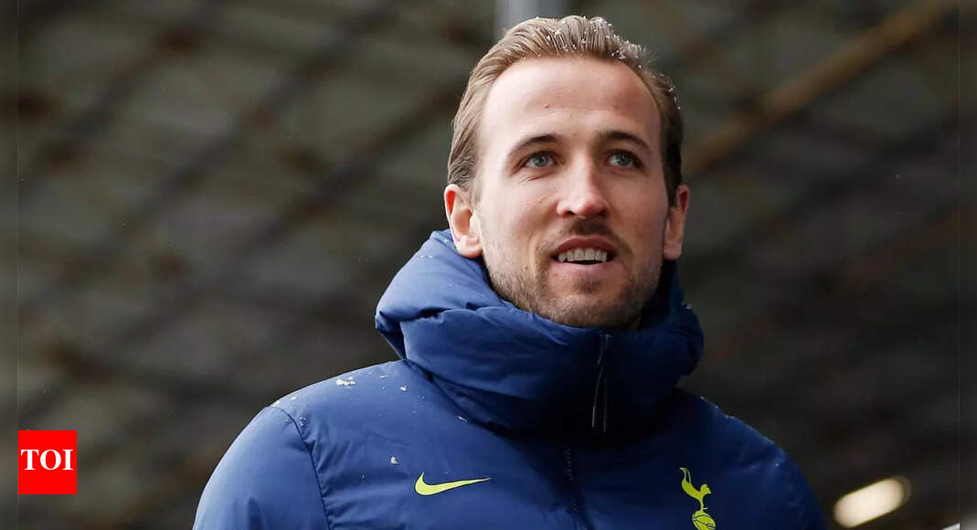 Kane steps in after Texas couple's trek to snow-hit Burnley game ...