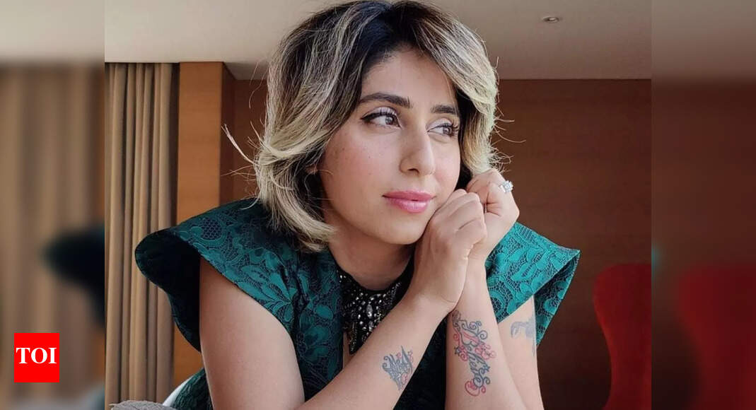 Bigg Boss 15: Neha Bhasin takes a dig at the wild card entrants; says ...