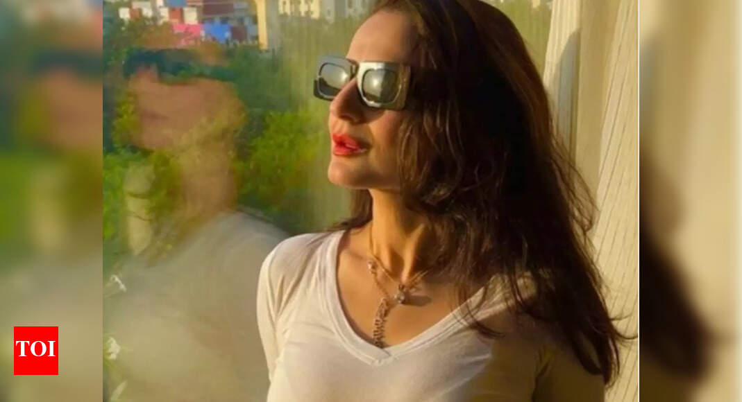 Ameesha Patel Cheque Bounce Case: Bailable warrant issued against Ameesha Patel in Rs 32 lakh ...