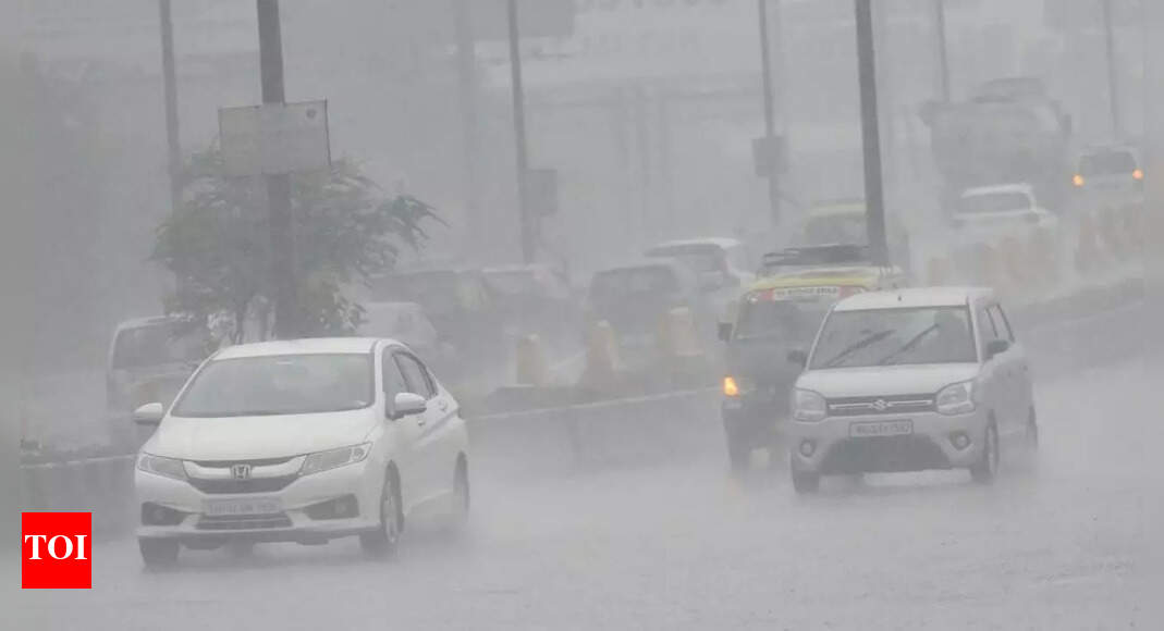 Mumbai witnesses unseasonal rain | Mumbai News - Times of India