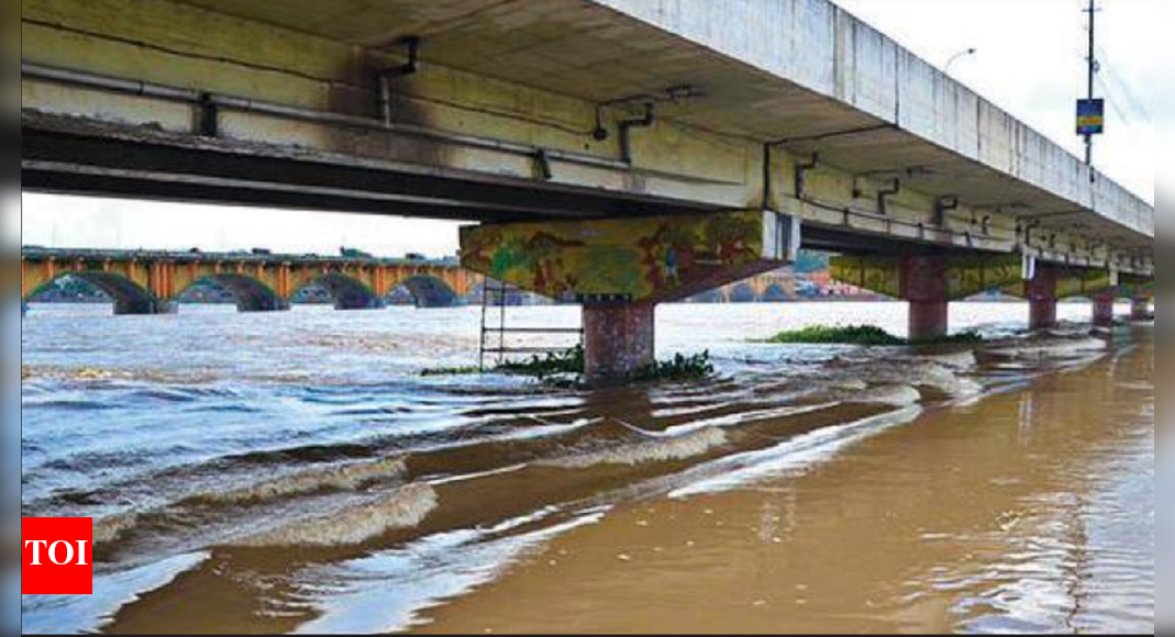 Madurai: Tharaipalam bridge closed after overflow from Vaigai | Madurai ...