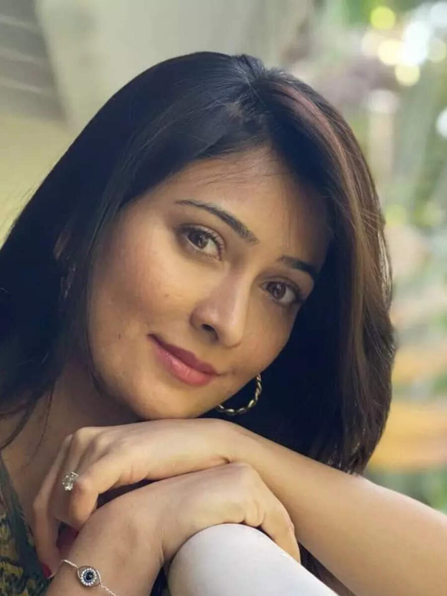 Radhika Pandit is grace personified and here's proof | Times of India