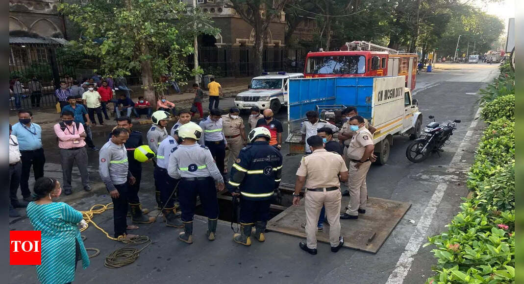 Mumbai: One dead, another injured after falling in gutter | Mumbai News ...