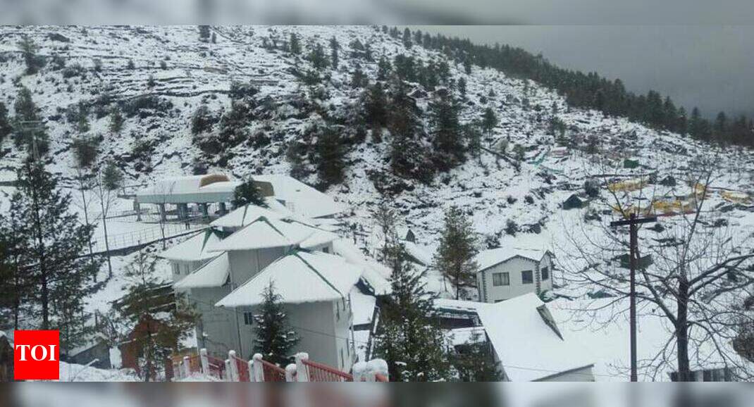 Snowfall in high-altitude regions of U’khand, ski town of Auli gets ...
