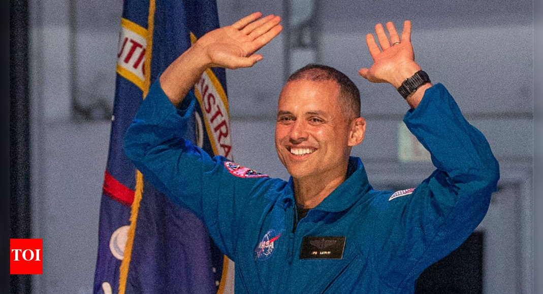 Indian-origin USAF doctor among 10 chosen by Nasa as astronauts for ...