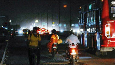 Pallavaram Radial Road Streetlights Still Unattended | Chennai News ...
