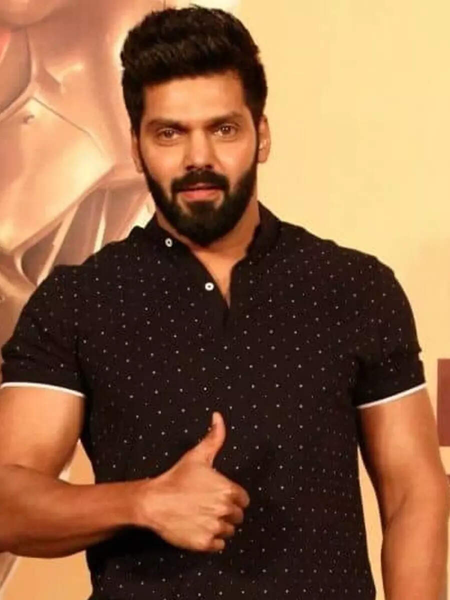 Arya's rare pictures that might surprise you | Times of India