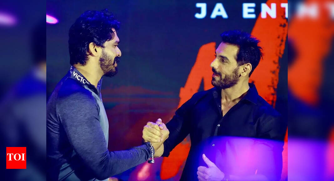 Star Magic's Shiyas Kareem enjoys a fanboy moment with John Abraham ...